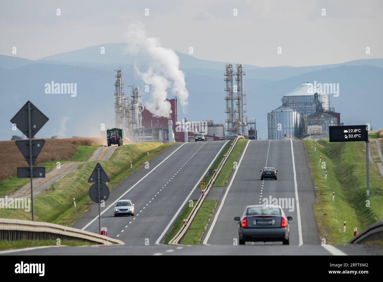 Methanol and ethanol factory. Polish producer of methanol and ethanol ...