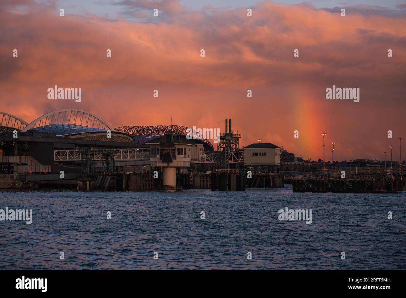 Seattle, USA. 4th Aug, 2023. A rainbow sunset on the waterfront Stock ...