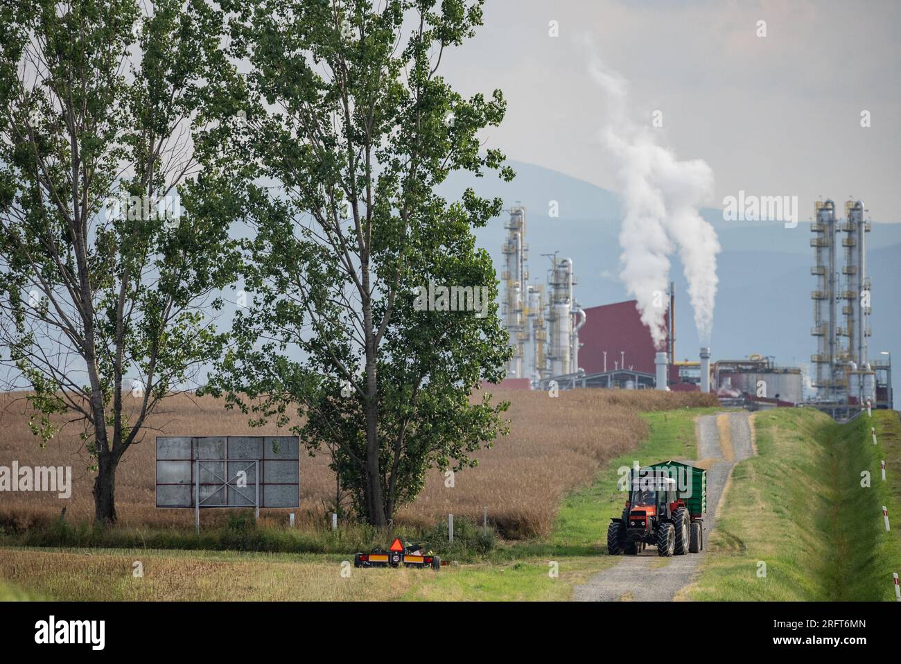Methanol and ethanol factory. Polish producer of methanol and ethanol ...