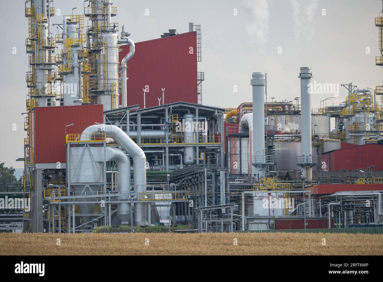 Methanol and ethanol factory. Polish producer of methanol and ethanol ...