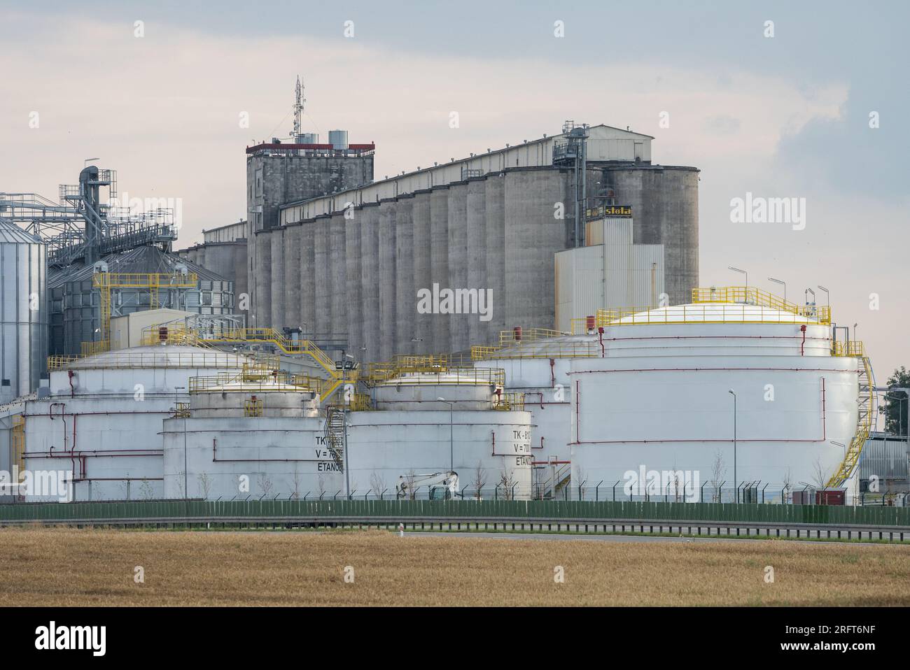 Methanol and ethanol factory. Polish producer of methanol and ethanol ...