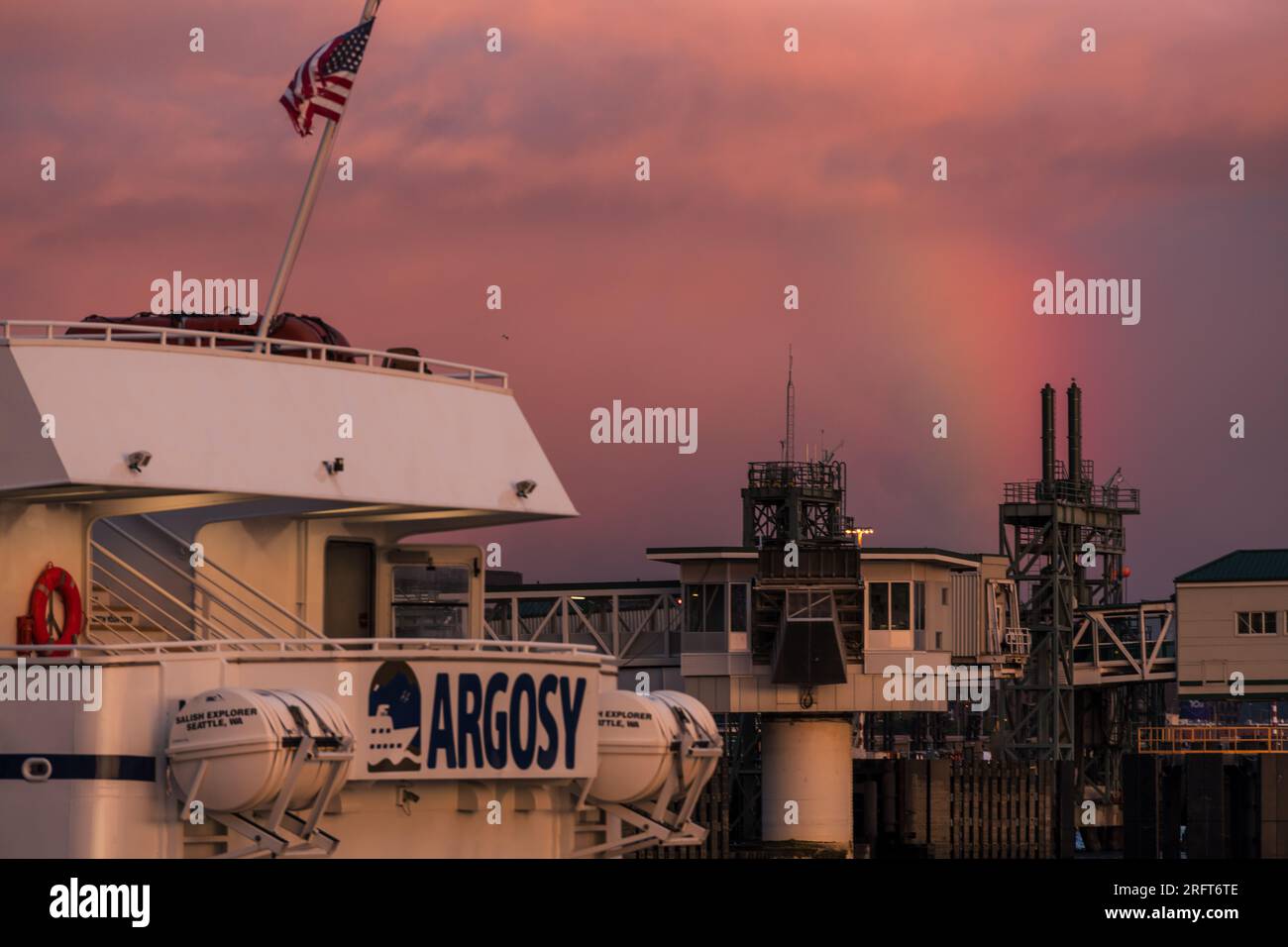 Seattle, USA. 4th Aug, 2023. A rainbow sunset on the waterfront behind ...