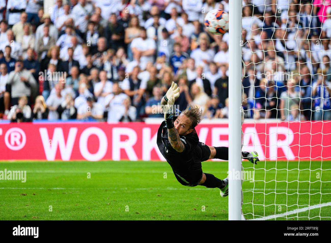 Copenhagen, Denmark. 05th Aug, 2023. Goalkeeper Patrik Carlgren (1) of ...