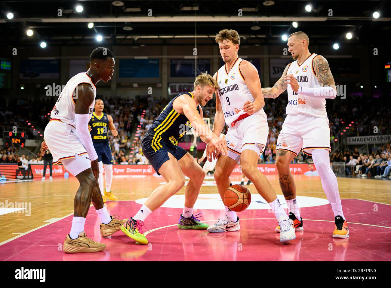left to right Dennis SCHROEDER (Schroder) (GER), David HOEOEK (Hook ...