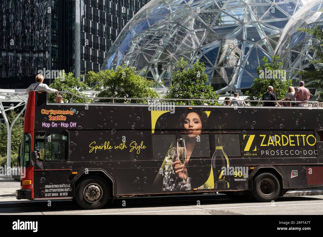 Seattle, USA. 4 Aug, 2023. Tourists on the Sightseeing bus at the ...