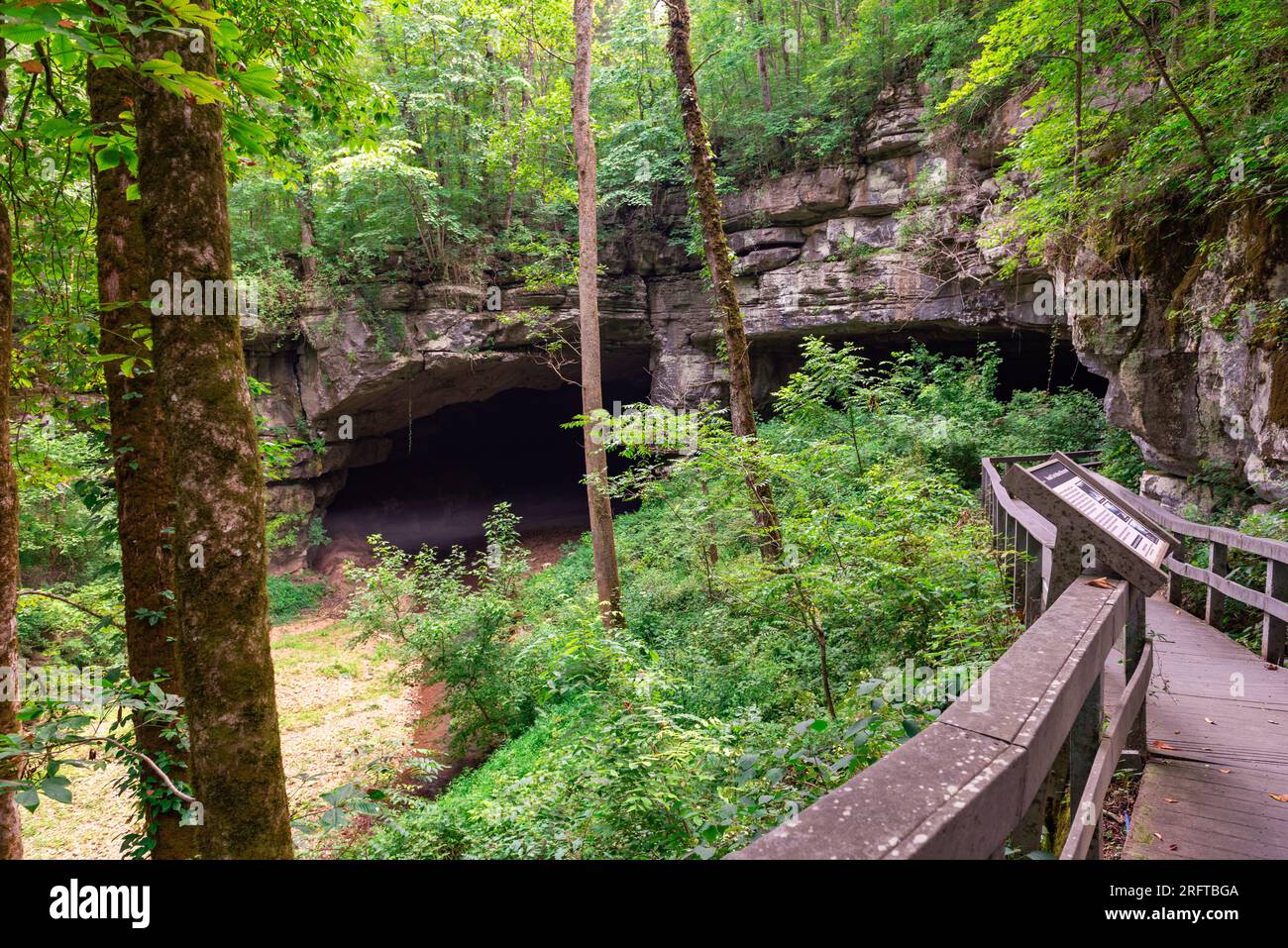 Russell cave hi-res stock photography and images - Alamy