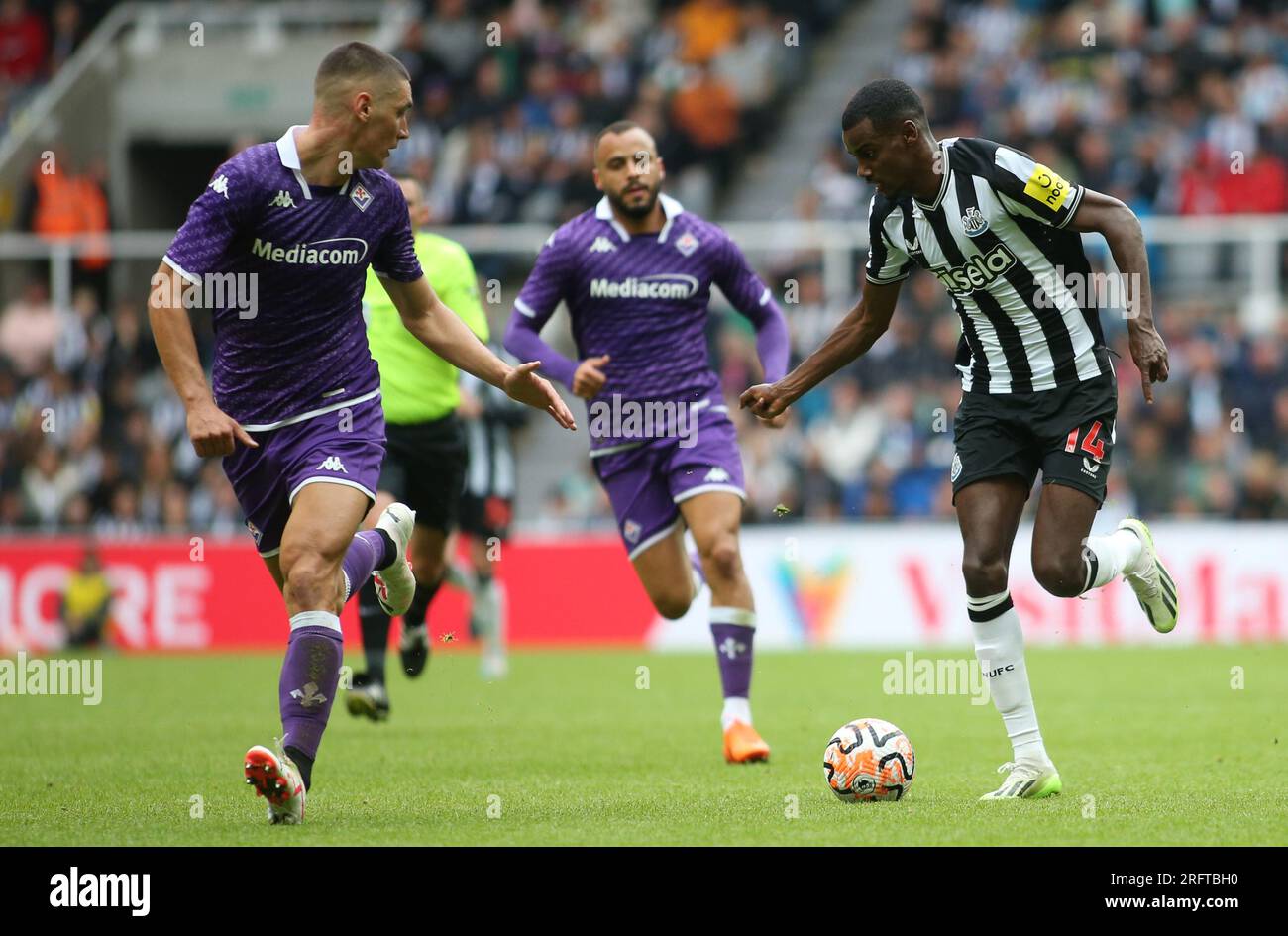 Alexander isak newcastle 2023 hi-res stock photography and images - Alamy