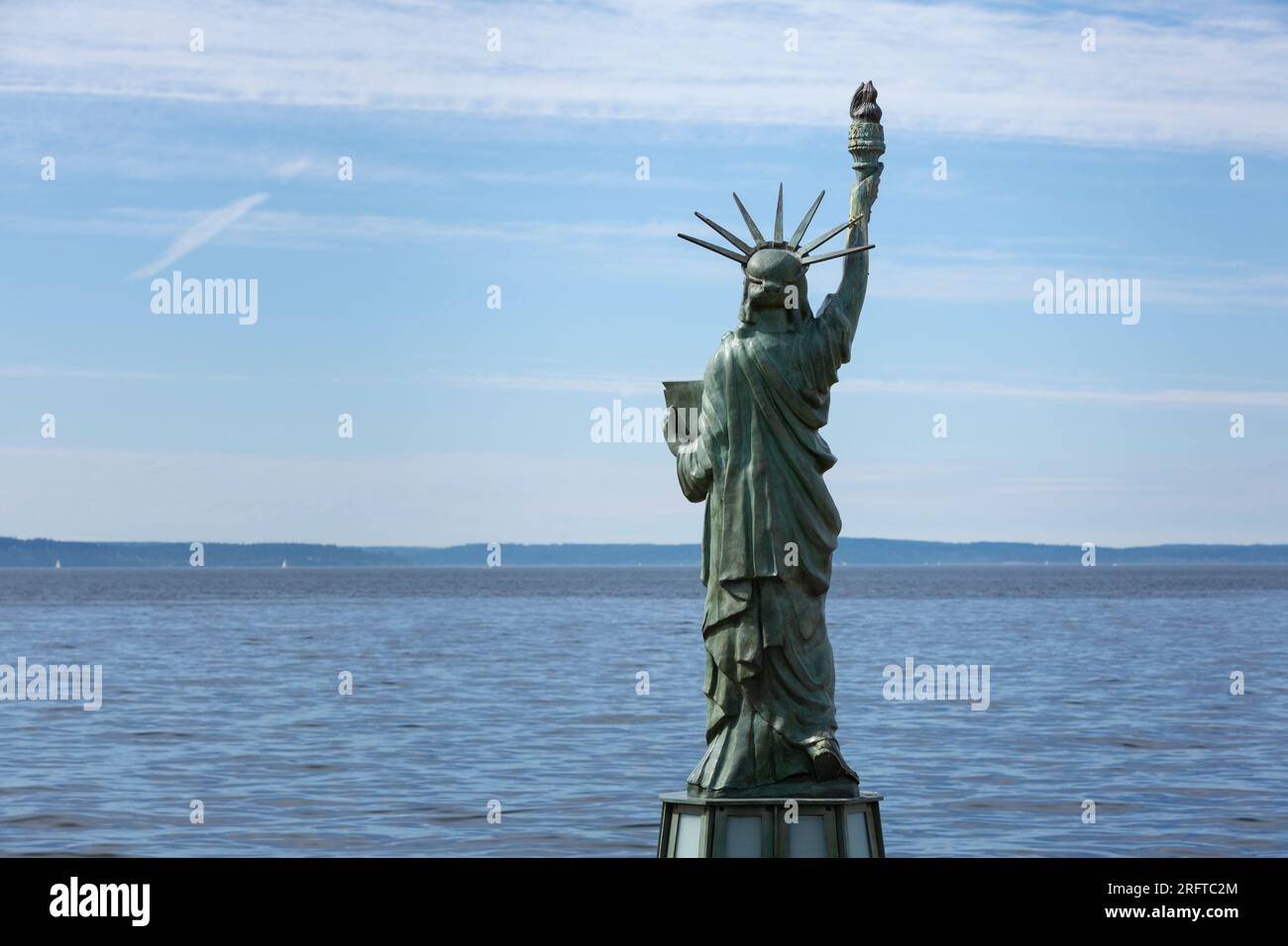 Seattle’s landmark Statue of Liberty sculpture looks out over Puget ...