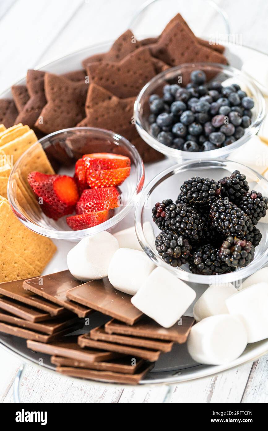 Fruit s'mores charcuterie board Stock Photo - Alamy