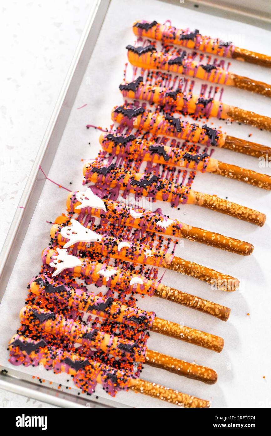 Halloween chocolate-covered pretzel rods Stock Photo - Alamy