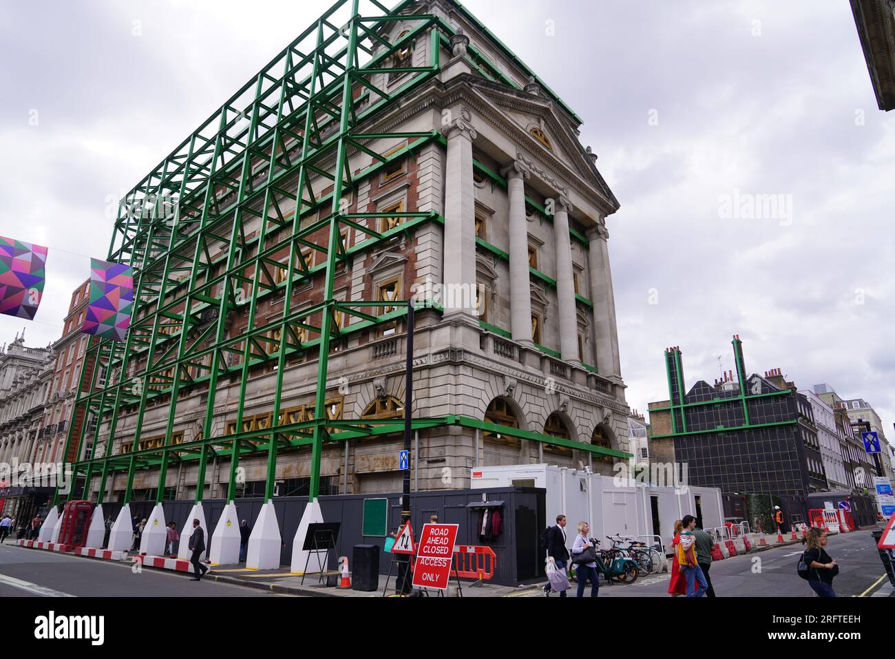 London pegasus house hi-res stock photography and images - Alamy
