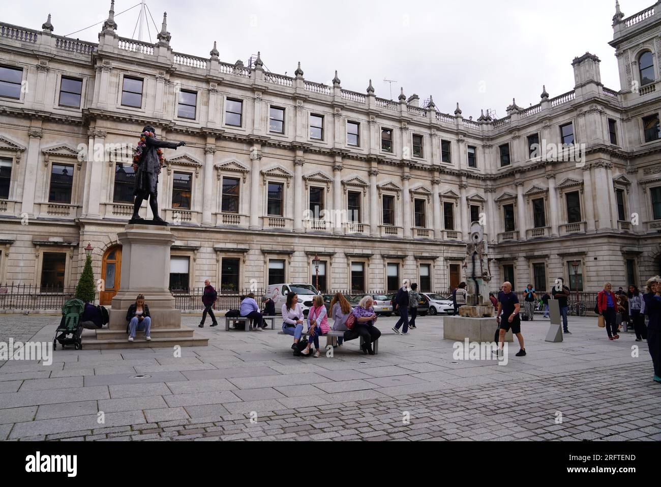 Ra piccadilly london hi-res stock photography and images - Alamy