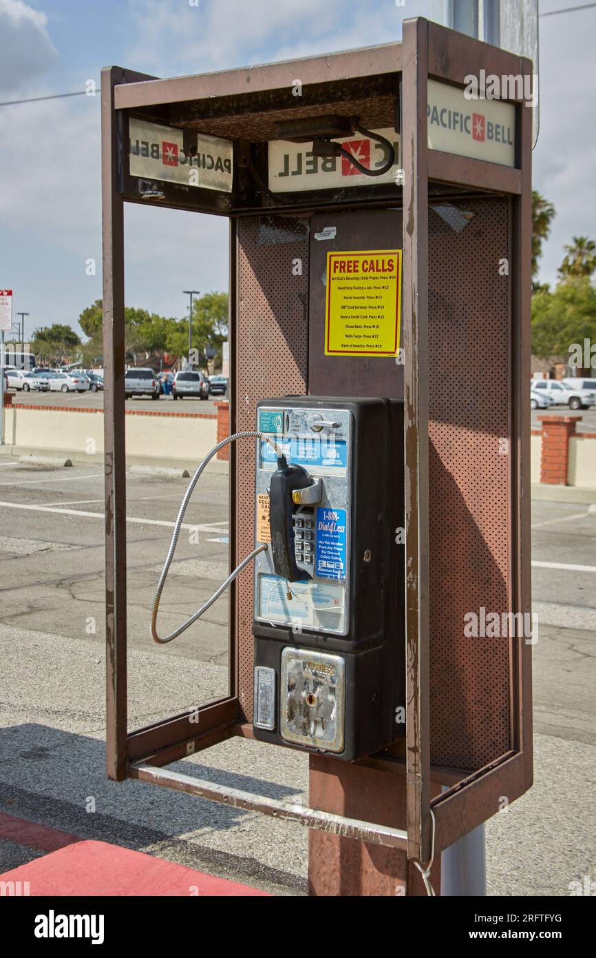 Payphone broken hi-res stock photography and images - Alamy