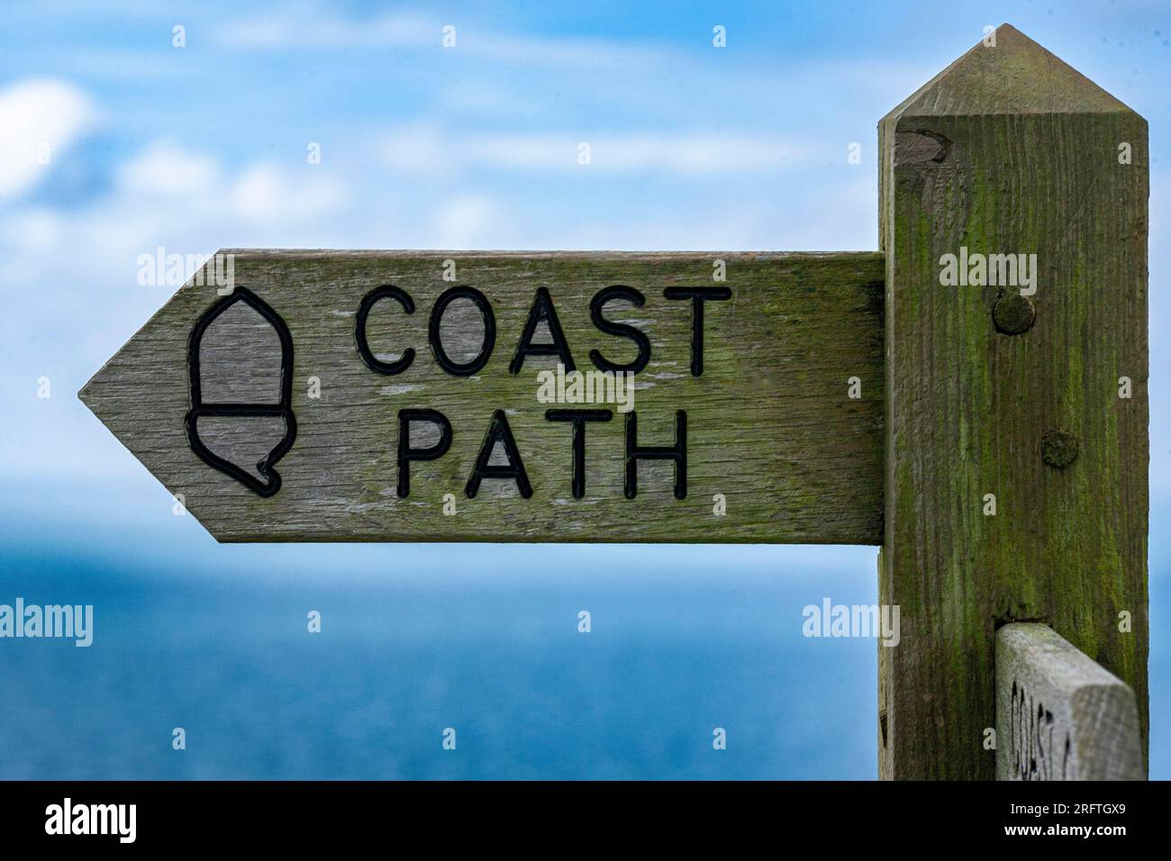 Coastal path signage, Cornwall, UK Stock Photo - Alamy