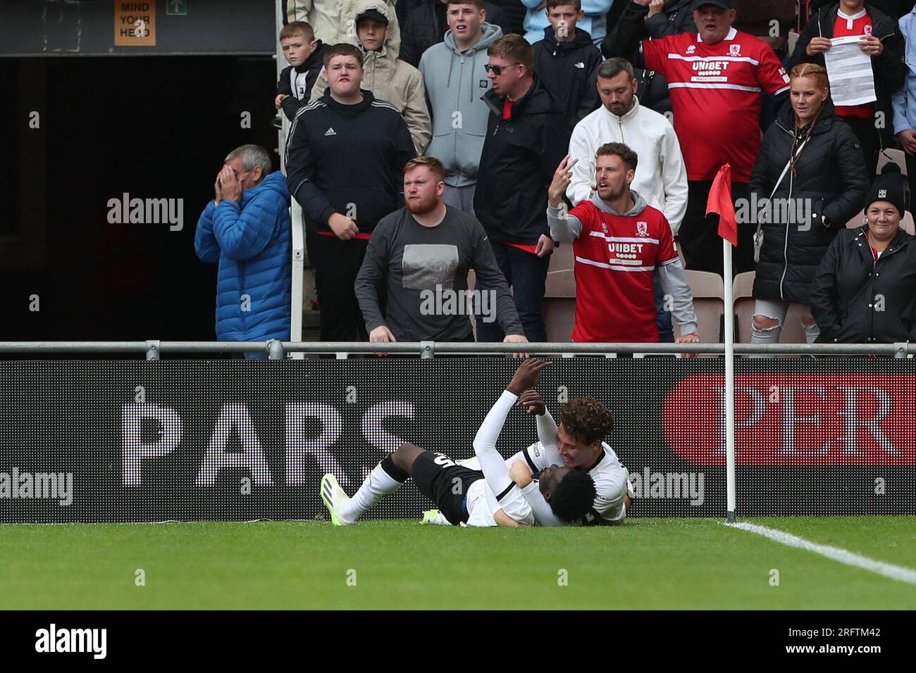 Esse millwall hi-res stock photography and images - Alamy