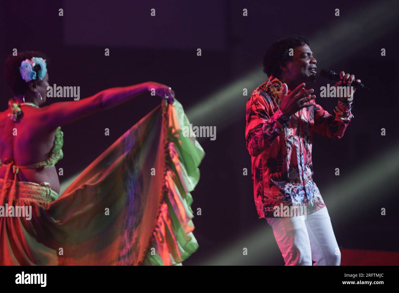 Les titres de jean claude gaspard retrouvent la scene hi-res stock ...