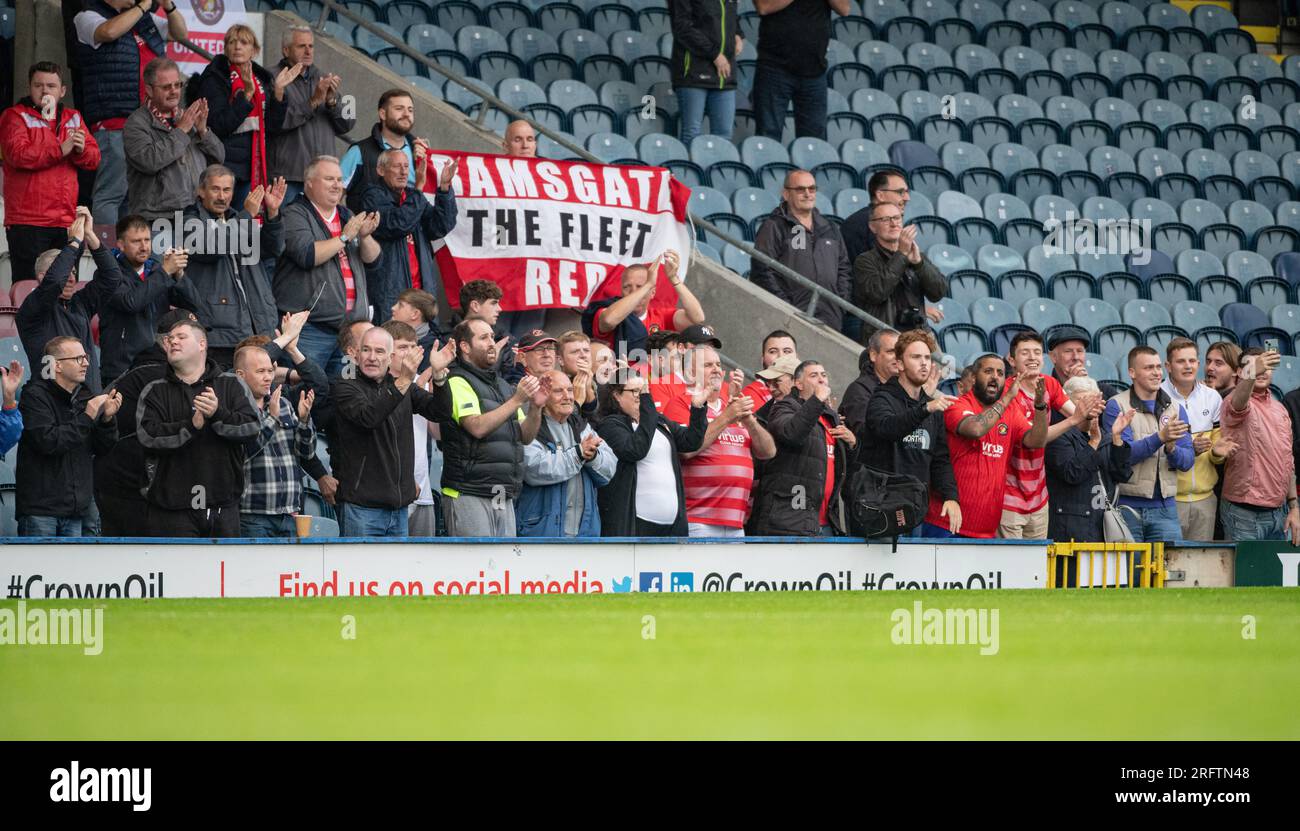 Rochdale afc fans hi res stock photography and images Alamy