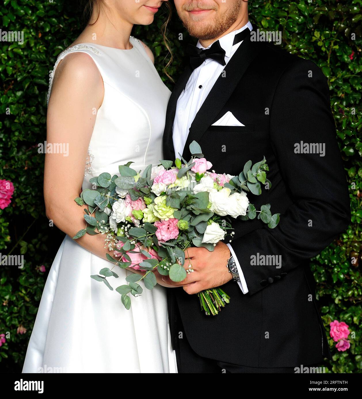 Wedding Couple, Happy Romantic Bride and Groom,Wedding Couple, Happy ...