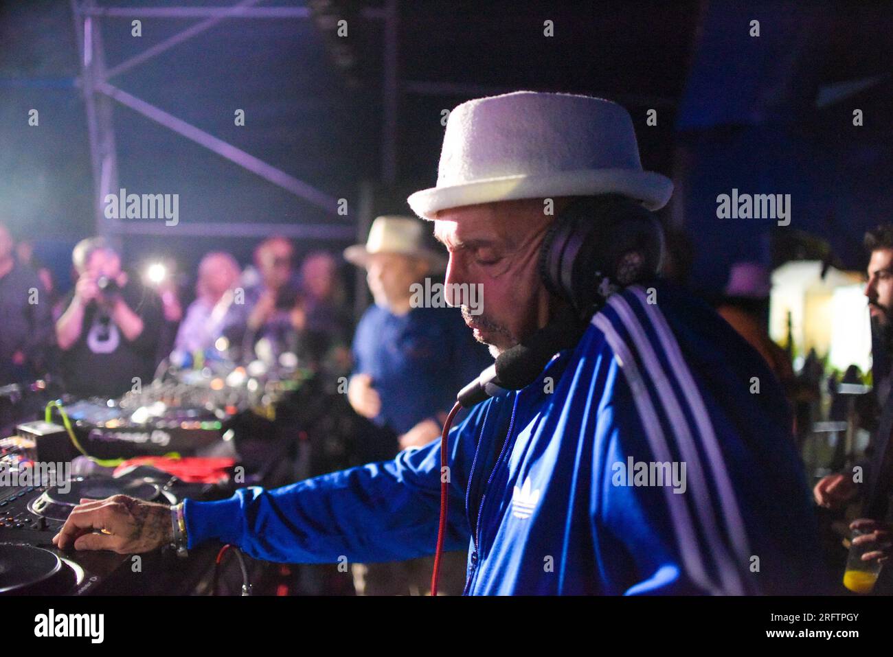 Dancehall music hi-res stock photography and images - Alamy