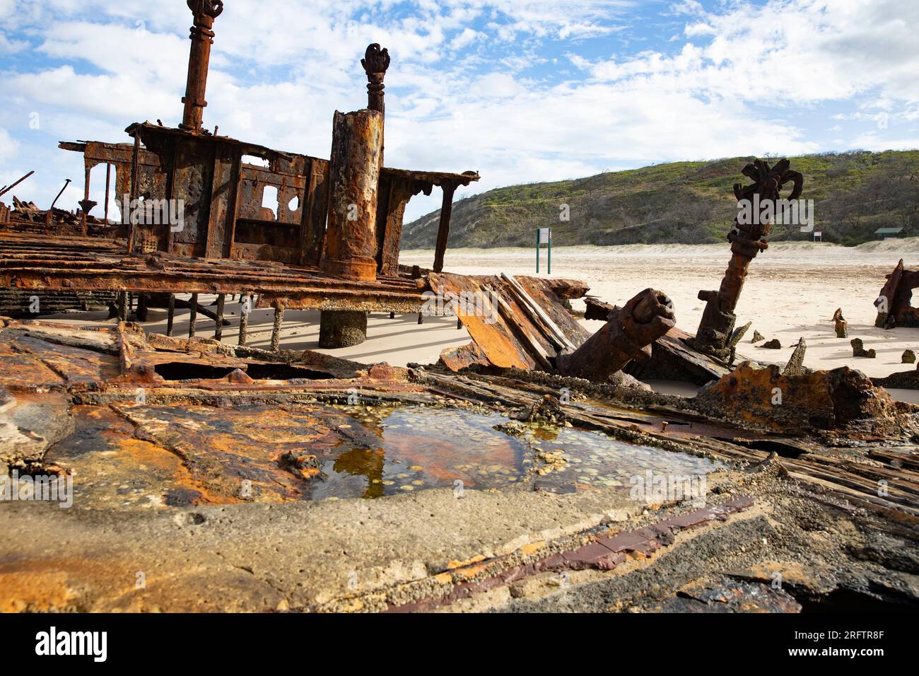 Fraser Island shipwreck, SS Maheno ocean liner ship wreck on 75 mile ...