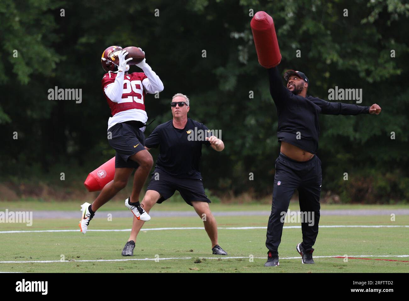 Kendall fuller commanders 2023 hi-res stock photography and images - Alamy
