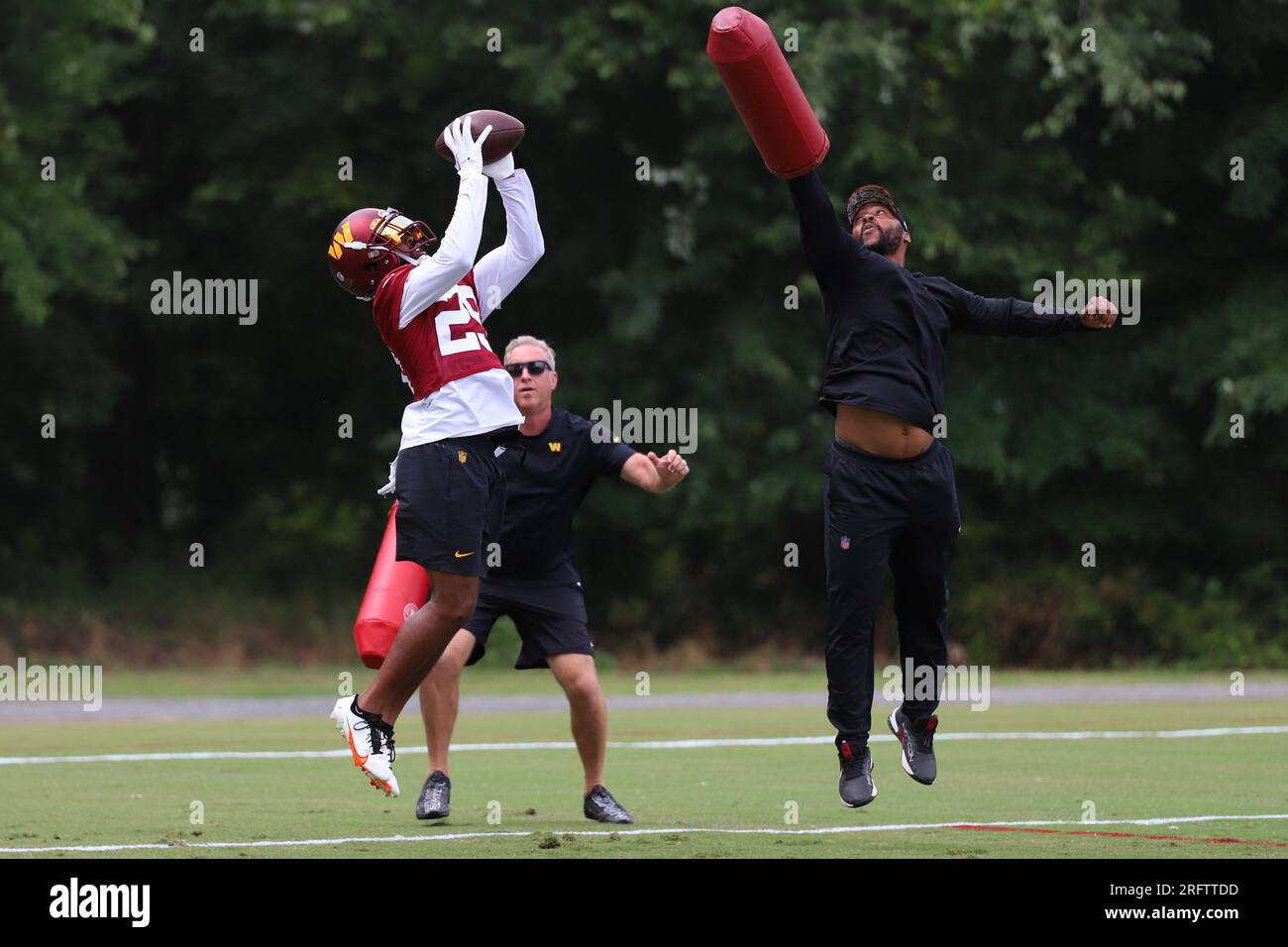 Washington Commanders Cornerback Kendall Fuller (29) leaps making the ...