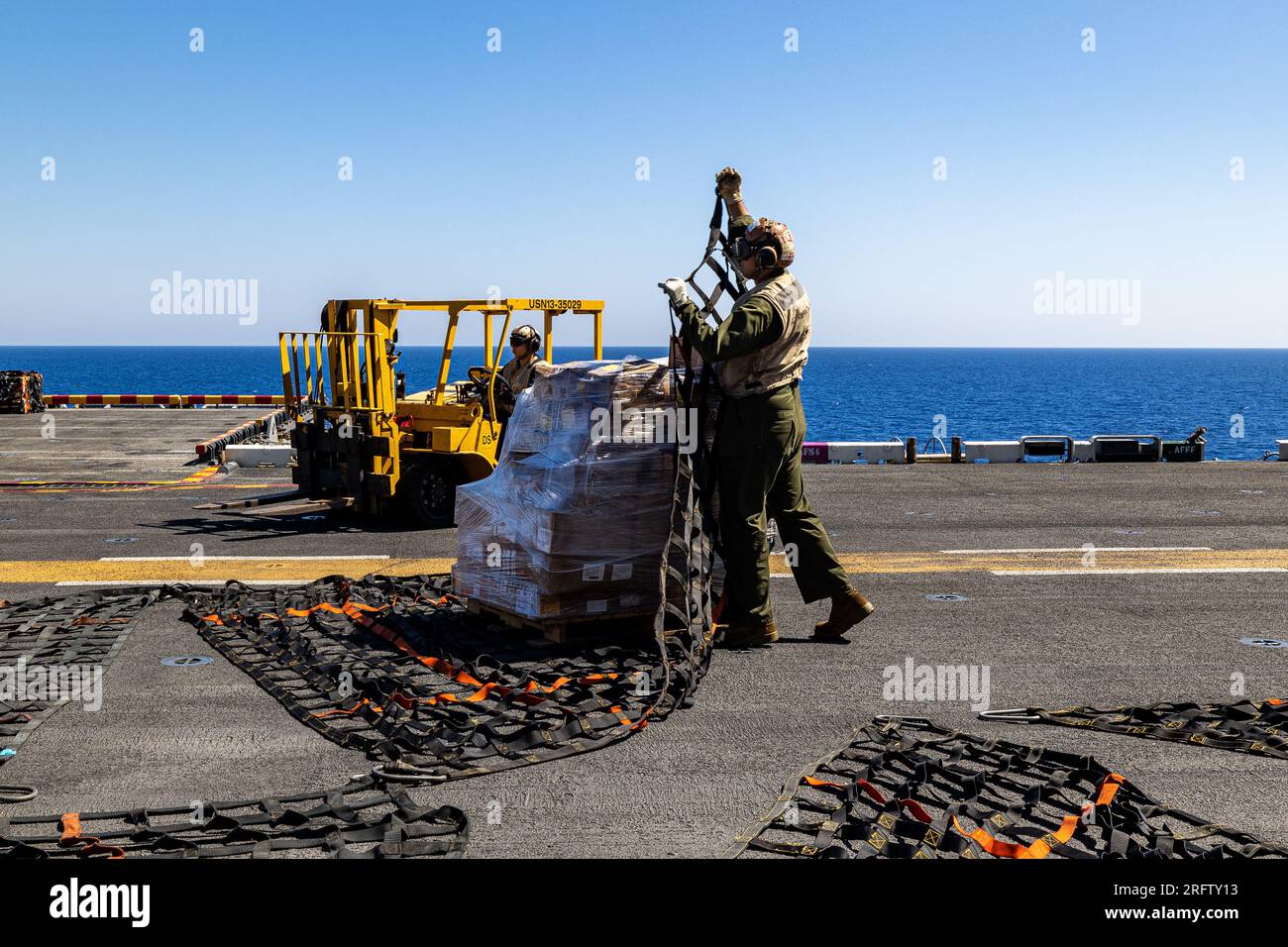 Amphibious tasks hi-res stock photography and images - Alamy