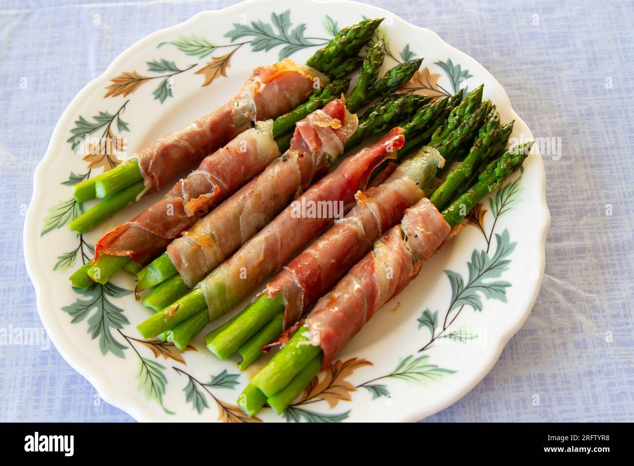 Warped plate hi-res stock photography and images - Alamy