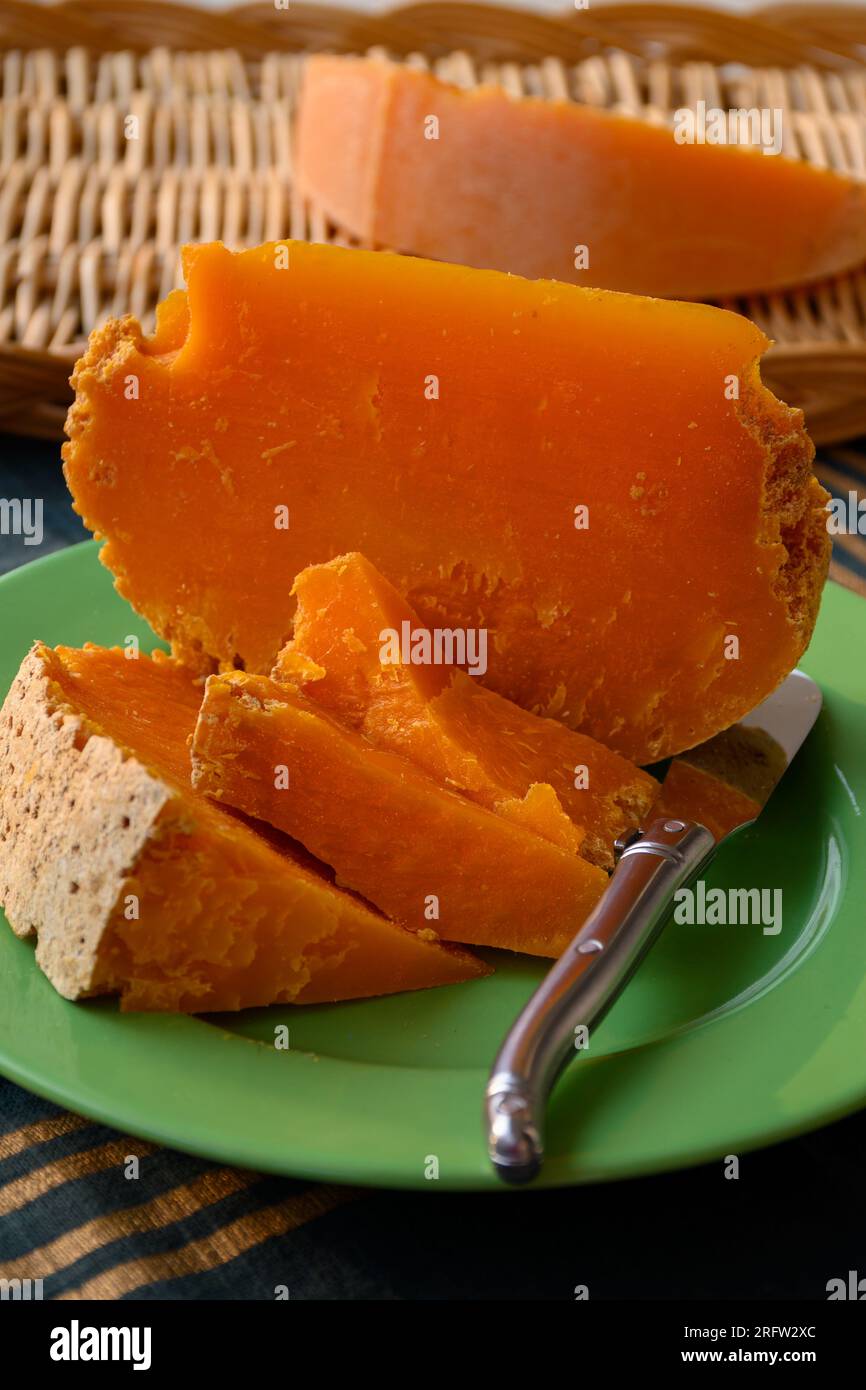 Vieux edam hi-res stock photography and images - Alamy