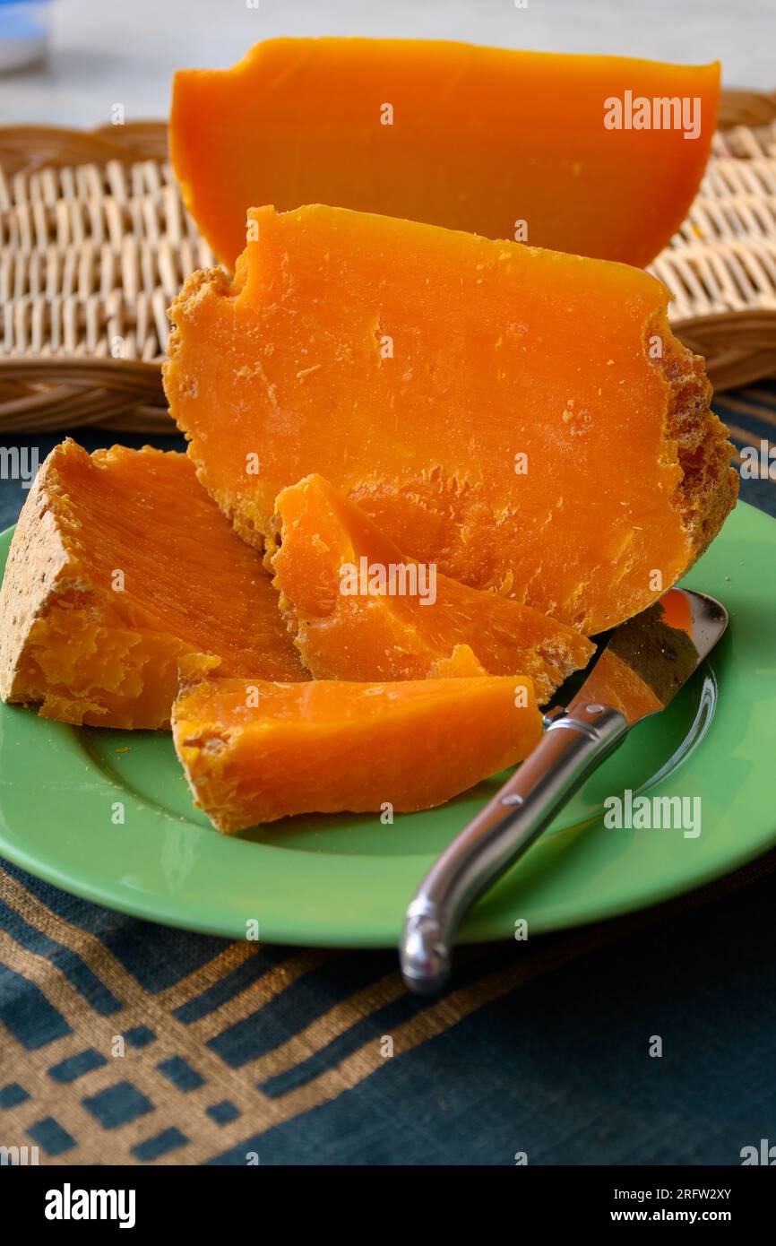 Vieux edam hi-res stock photography and images - Alamy