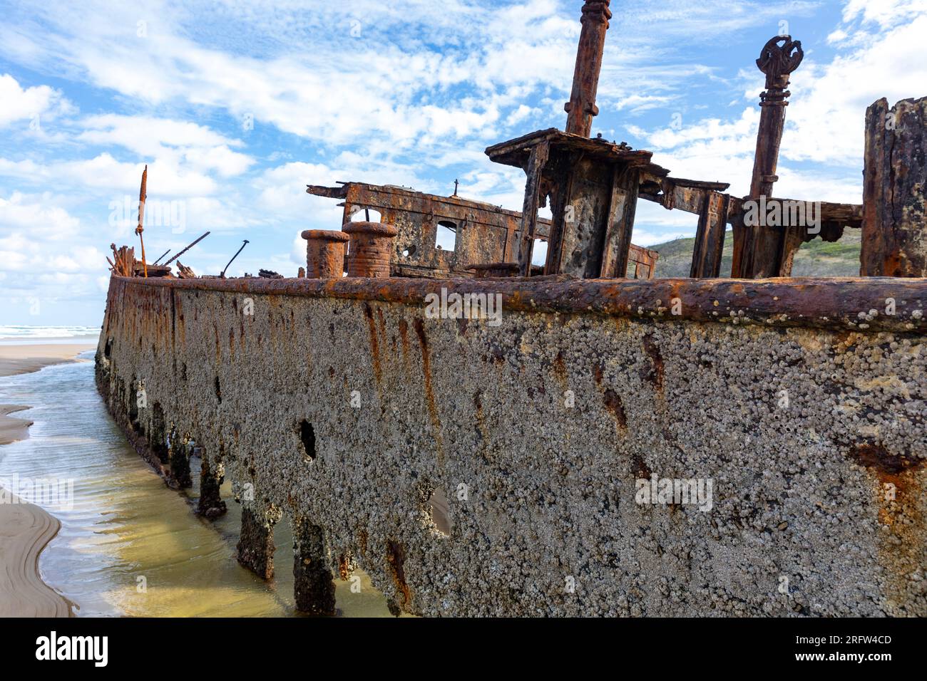 Fraser Island shipwreck, SS Maheno ocean liner ship wreck on 75 mile ...