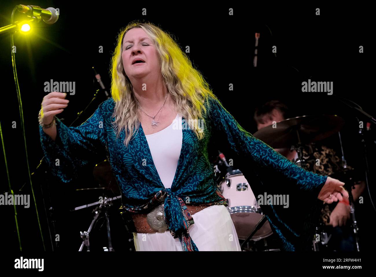 Led zeppelin performing bonham hi-res stock photography and images - Alamy
