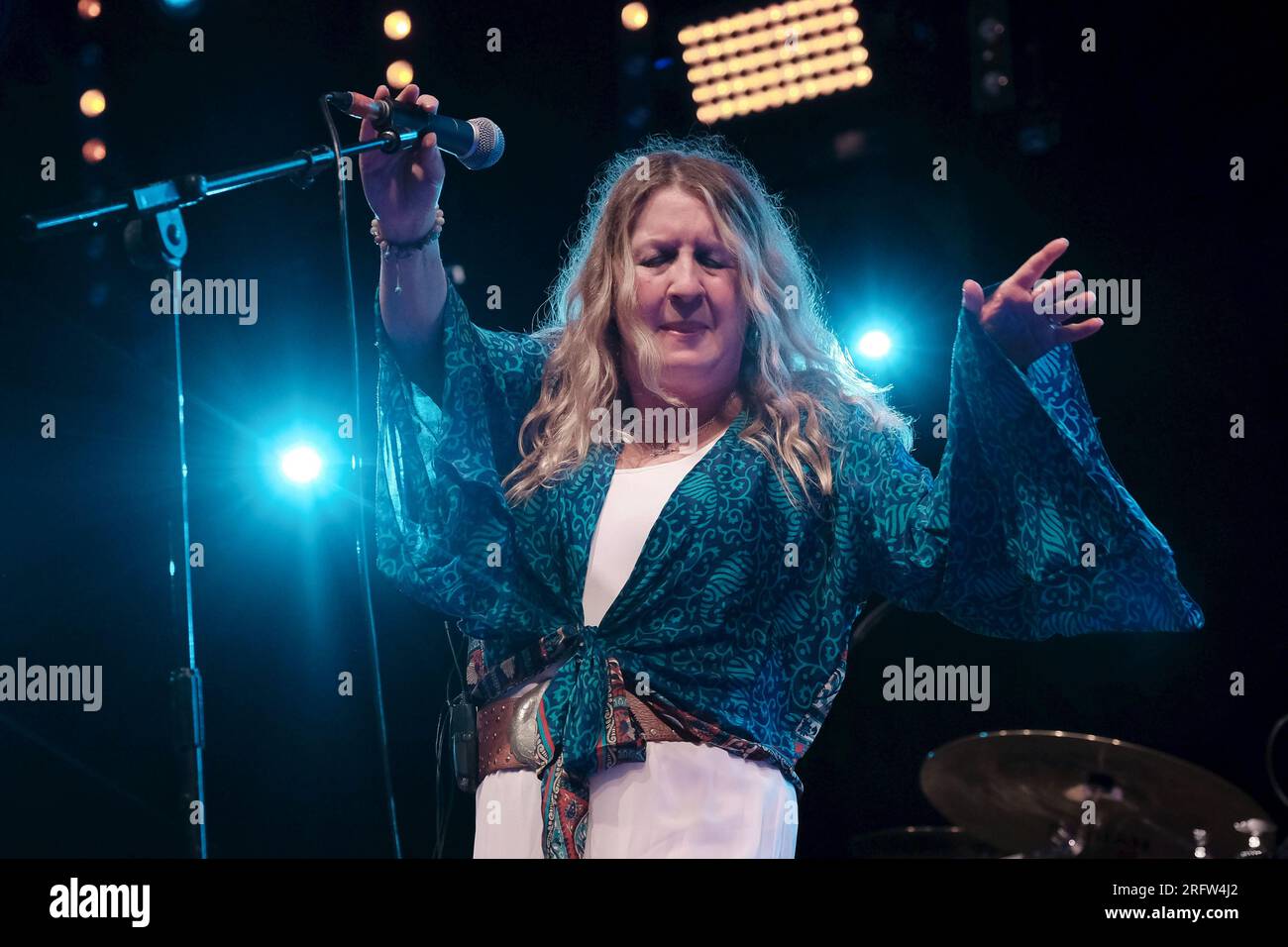 Led zeppelin performing bonham hi-res stock photography and images - Alamy