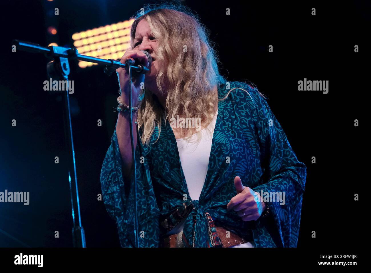 Led zeppelin performing bonham hi-res stock photography and images - Alamy