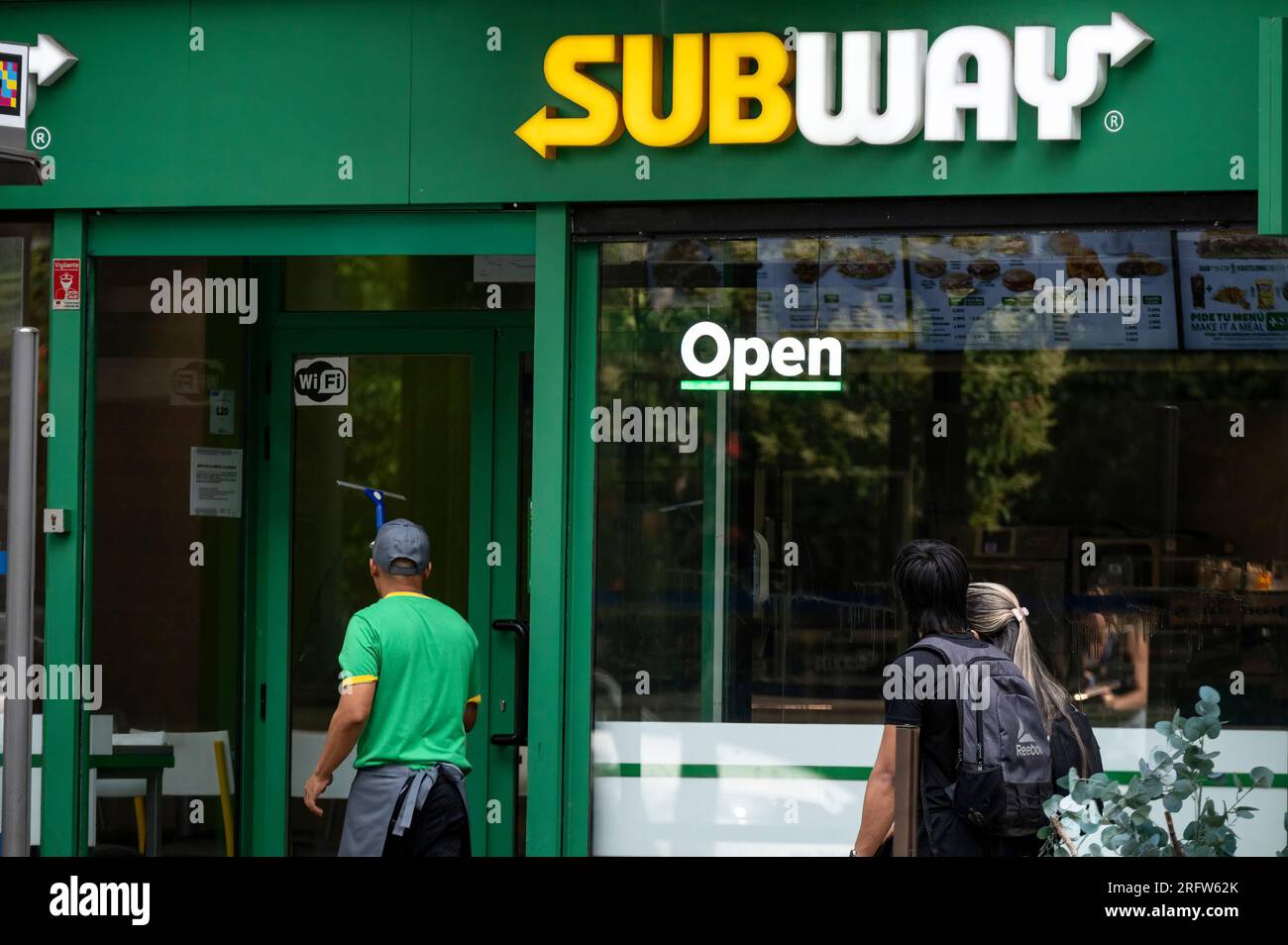 Subway shop worker hi-res stock photography and images - Alamy