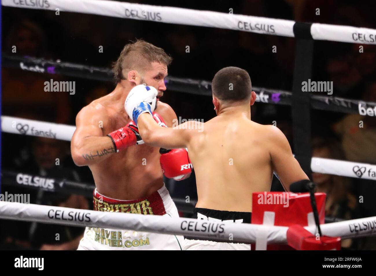 American airlines center boxing hi-res stock photography and images - Alamy