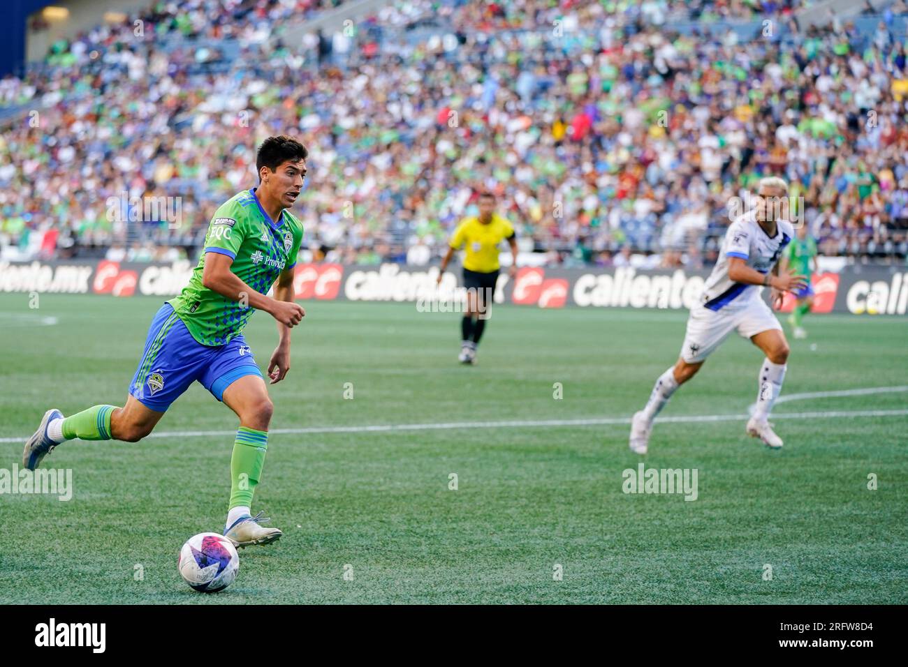 Seattle Sounders midfielder Josh Atencio (84) moves the ball against ...