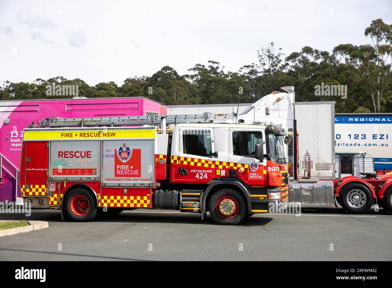 Australia fire brigade engine, NSW Fire and Rescue fire tender at a ...