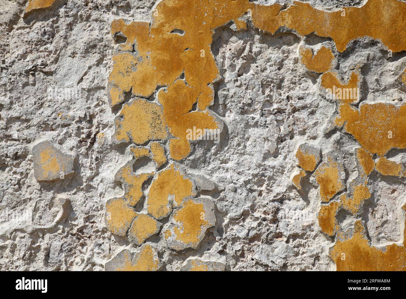 Crumbling stucco hi-res stock photography and images - Alamy