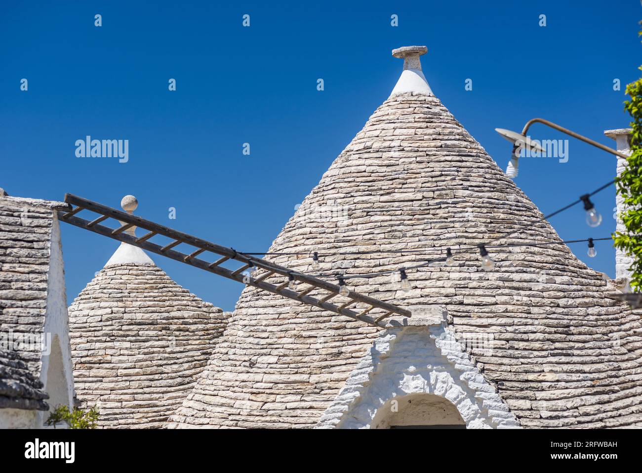 ITALY, PUGLIA, TRULLIS OF THE VILLAGE OF ALBEROBELLO, LISTED AS WORLD ...