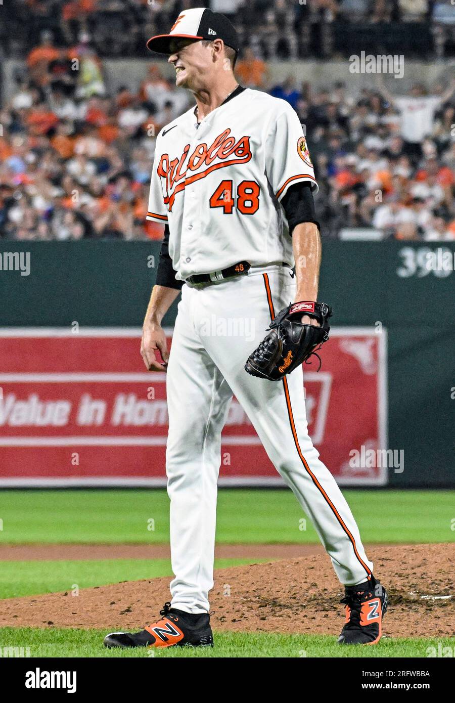 BALTIMORE, MD - August 5: Baltimore Orioles starting pitcher Kyle ...