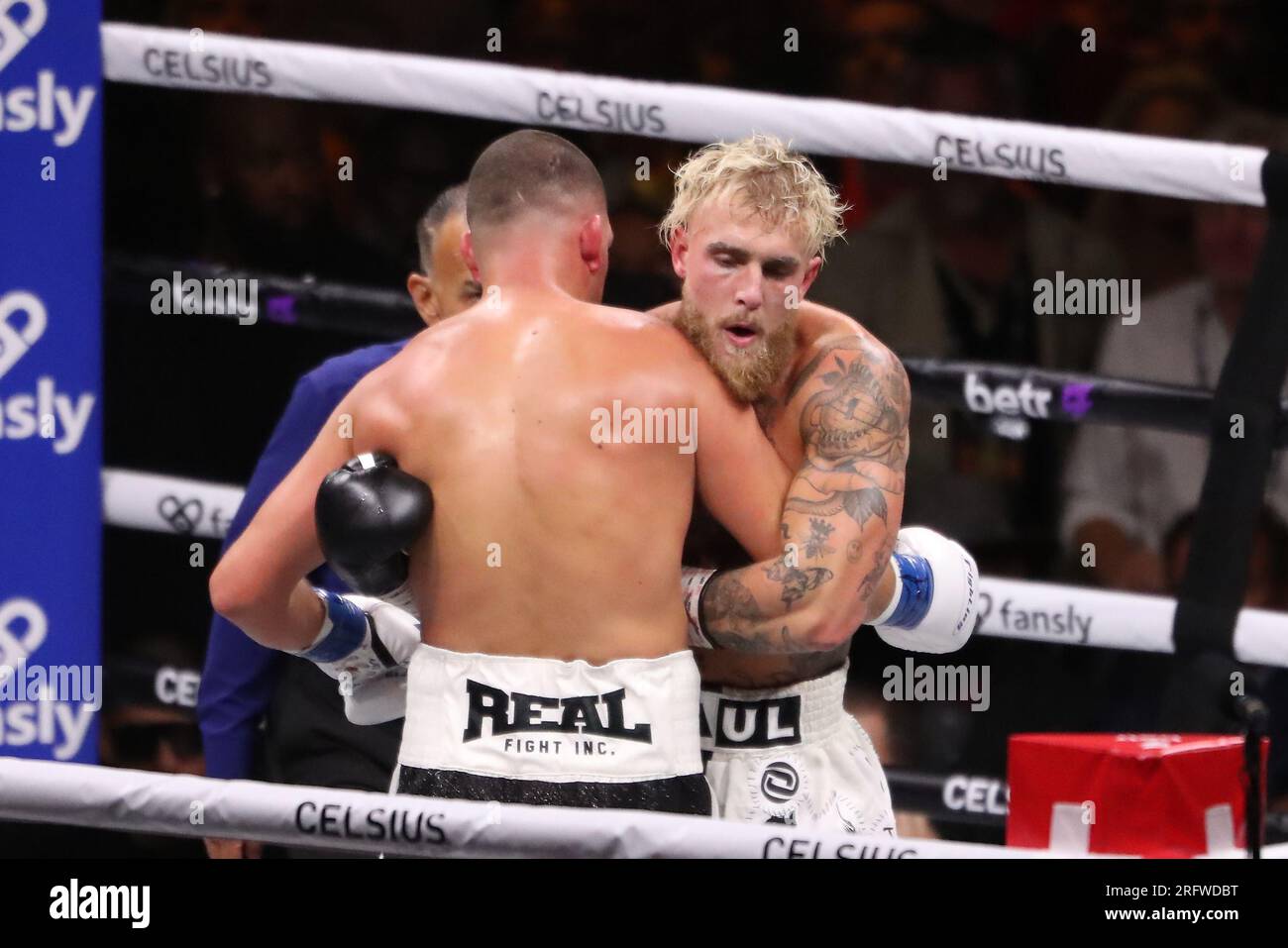 American airlines center boxing hi-res stock photography and images - Alamy