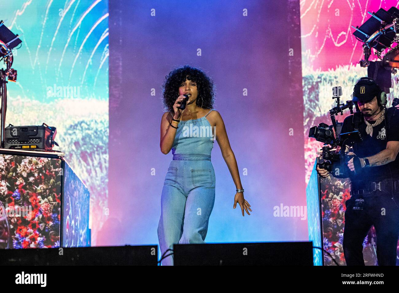 Izzy Bizu performs with Odesza on day three of the Lollapalooza Music ...