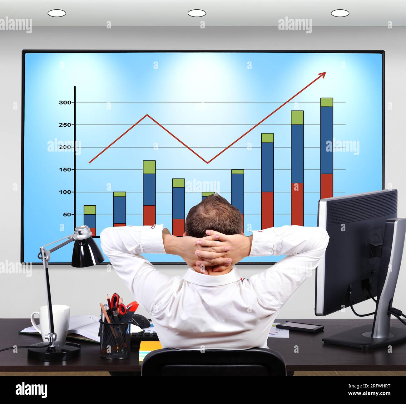 Looking at chart hi-res stock photography and images - Alamy