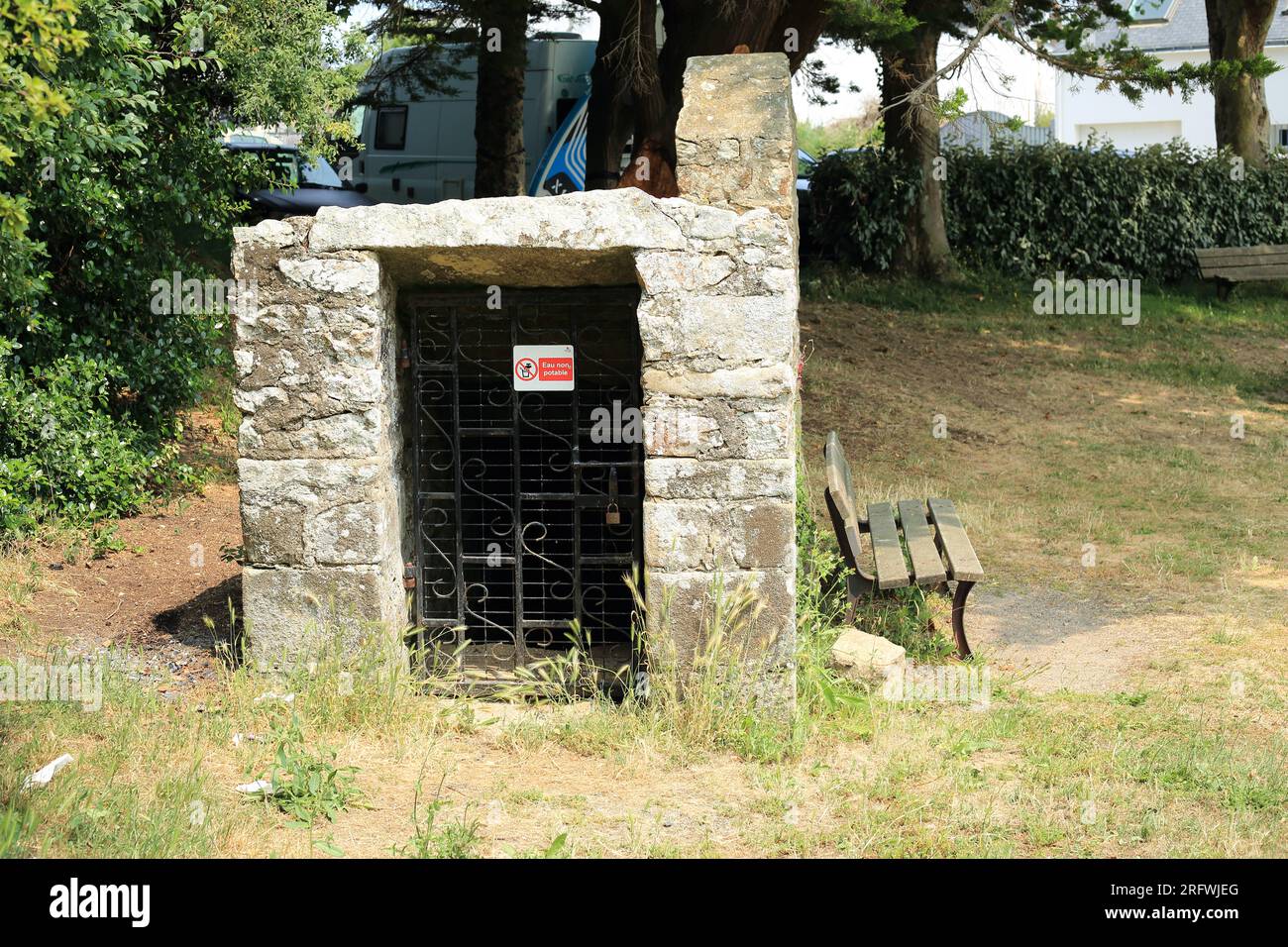 Fontaine eau architecture hi-res stock photography and images - Alamy