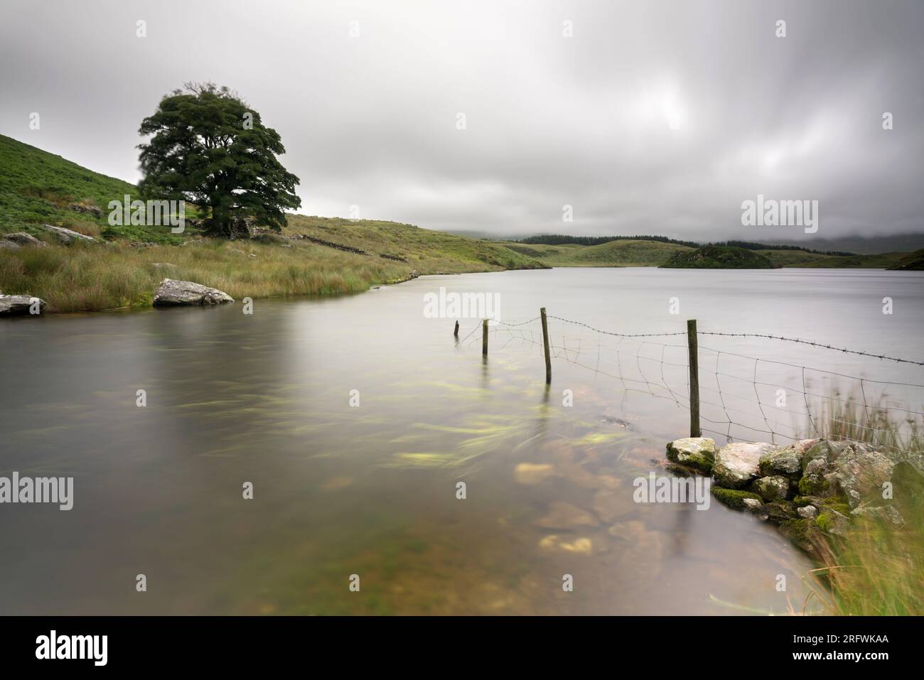 Eryri lake hi-res stock photography and images - Alamy