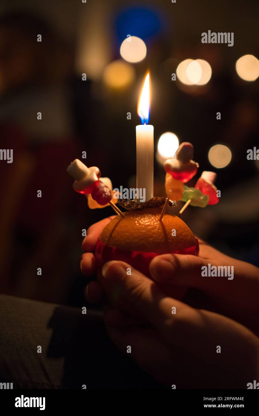 Christingle hi-res stock photography and images - Alamy