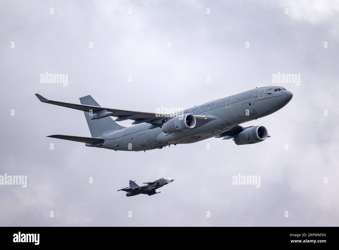 Gripen and RAF Voyager KC3 demonstation for Skytanker Refuelling Theme ...