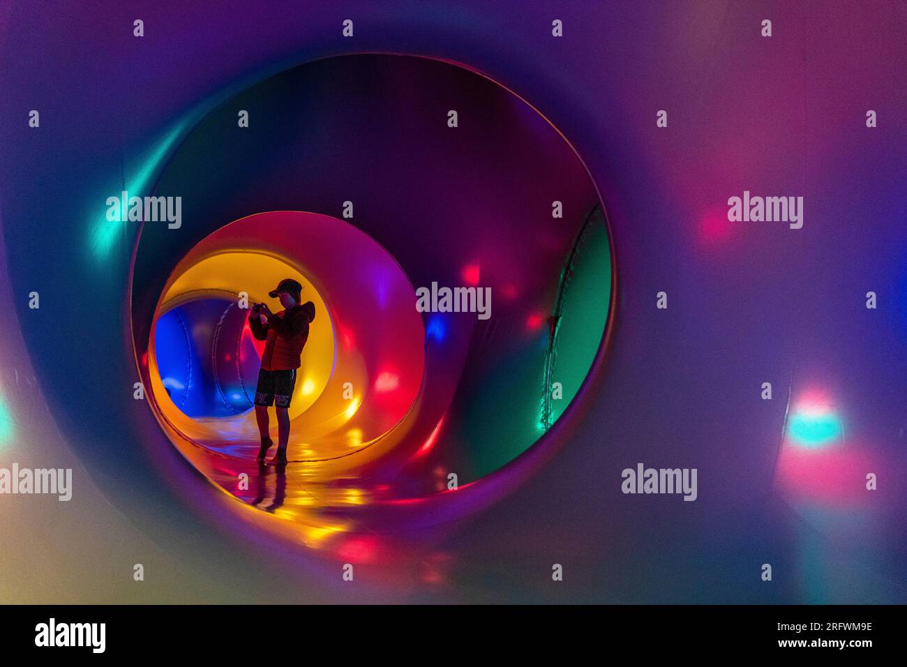 People explore the Terceradix luminarium, created by Architects of Air ...