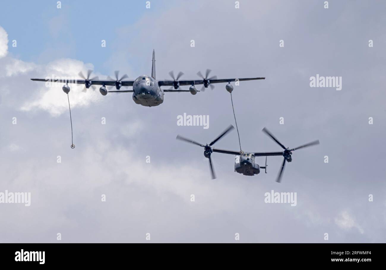 USAF MC-130J Commando II and Osprey CV-22B air to air refuelling ...